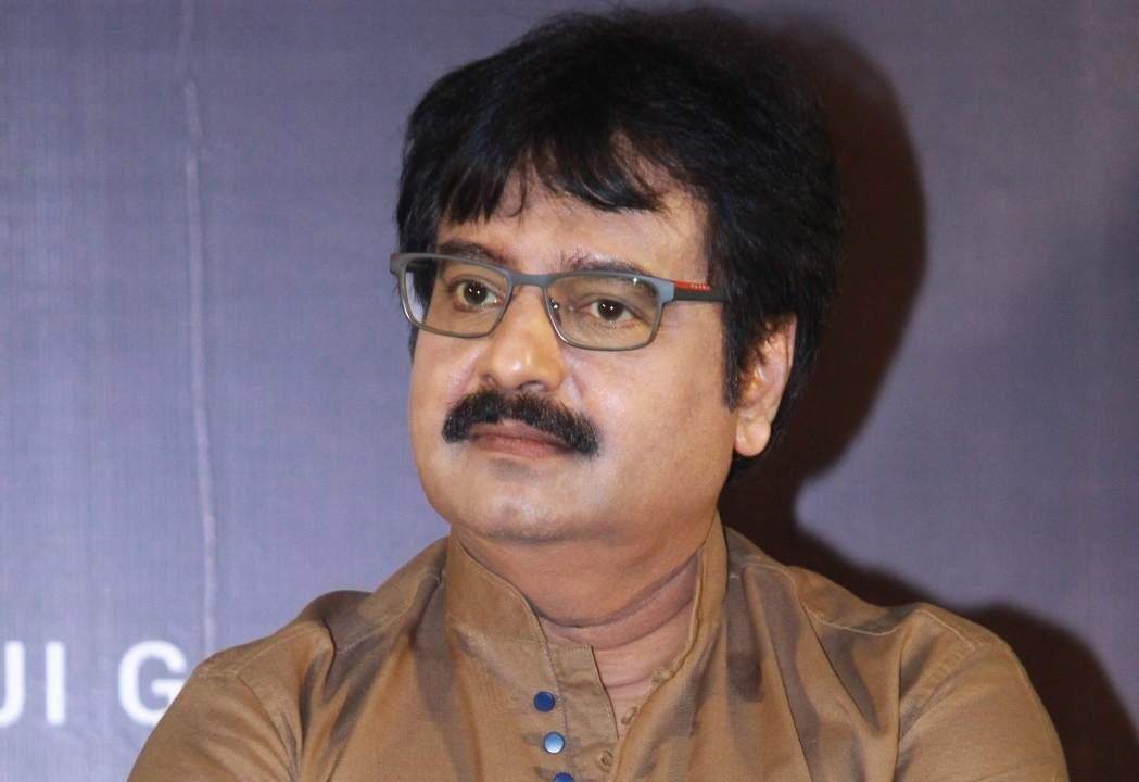 பலரது உயிரைக் காப்பாற்றிய ரியல் ஹீரோ… விமான விபத்தில் உயிரிழந்த ...